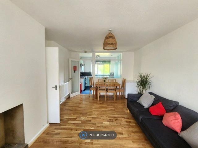 Cooks Road, London SE17, 3 bed flat to rent, £2,800 pcm | PrimeLocation