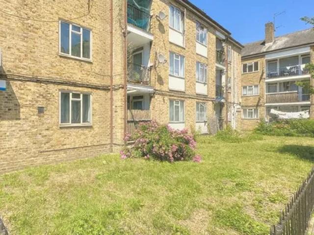 Cook's Road, London, SE17 3NH, United Kingdom | 4 bed apartment for rent #167861672 | Rentberry