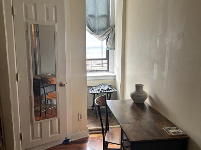 Cool room with private bath, huge apt, great block