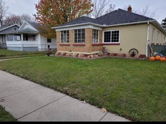 Cool roommate wanted