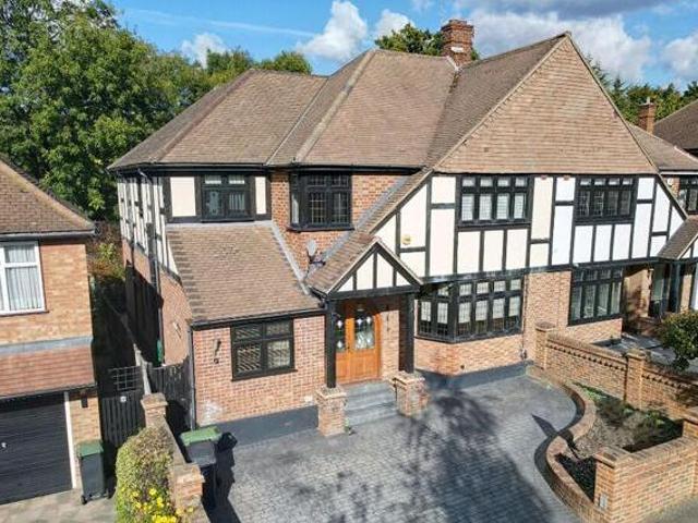 Coolgardie Avenue, Chigwell, 5 Bedroom Semi detached