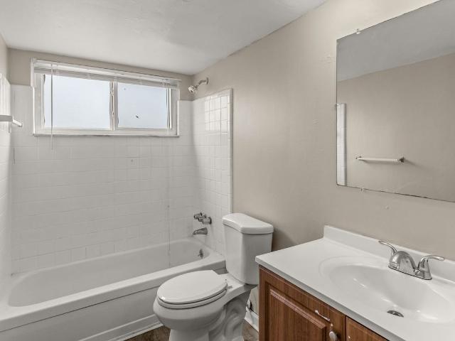 COOLIDGE ON 9 1 Bedroom Apartment for Rent at 21800 Coolidge Hwy, Oak Park, MI 48237