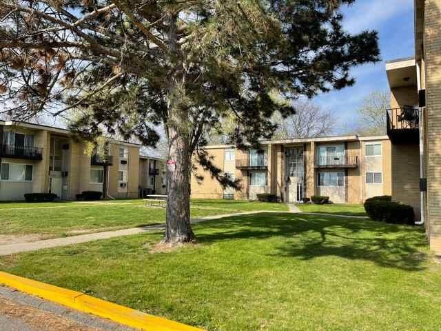 COOLIDGE ON 9 2 Bedroom Apartment for Rent at 21800 Coolidge Hwy, Oak Park, MI 48237
