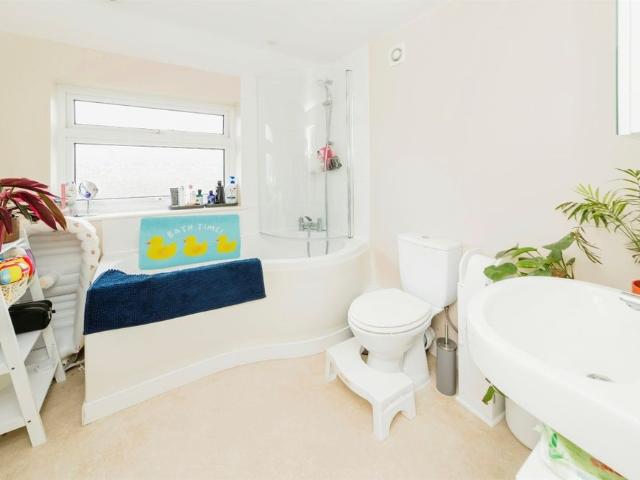 Coombe Close, Crawley