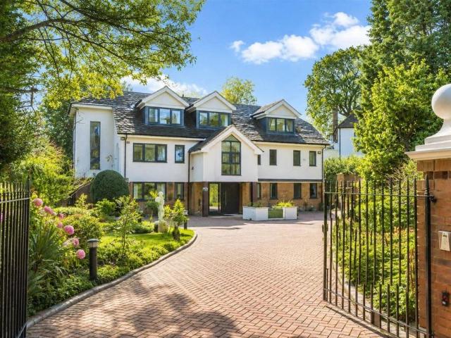 Coombe Hill Road, Kingston Upon. 5 bed house to rent £12,995 pcm £2,999 pw