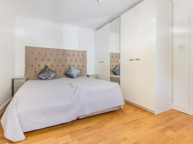 Coombe Lane West, Kingston KT2, Room to rent, £800 pcm | PrimeLocation