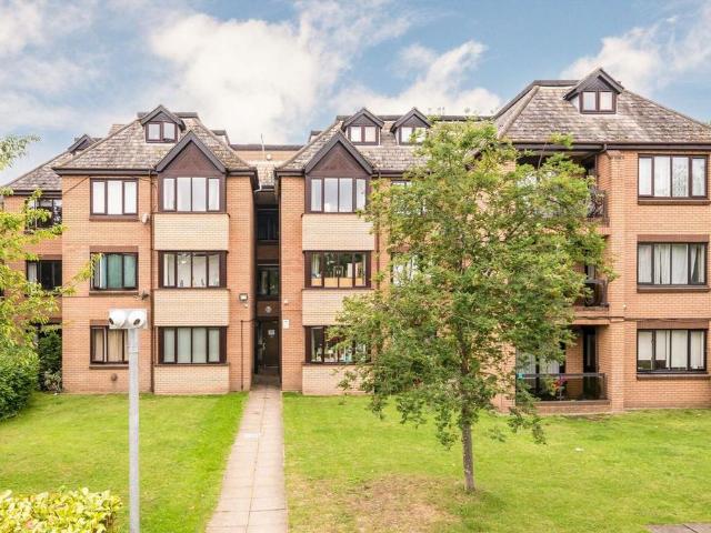 Coombe Lane West, Kingston Upon. 1 bed flat to rent £1,450 pcm £335 pw
