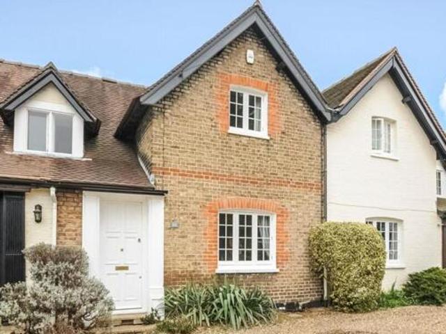 Coombe Lane West, Kingston Upon Thames, 2 Bedroom Terraced