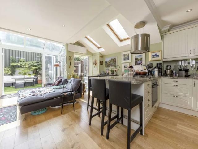 Coombe Road, W4 2HR, London