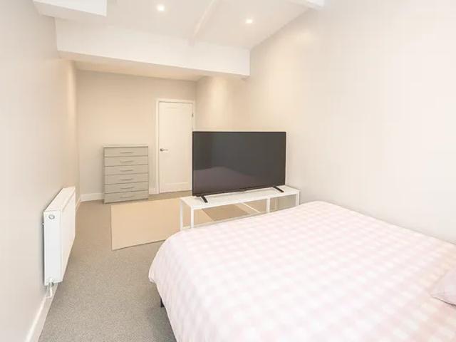 Coombe Road, Brighton 2 bedroom flat to rent