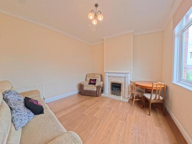Coombe Road, Brighton BN2 4 bed house to rent £2,201 pcm £508 pw