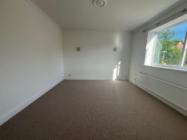 Coombe Road, Croydon CR0 1 bed flat to rent £1,380 pcm £318 pw