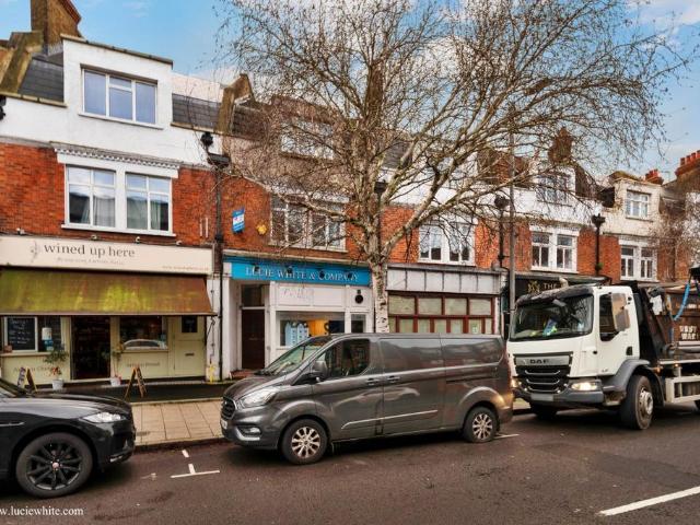 Coombe Road, Kingston Upon Thames 3 bed apartment to rent £2,100 pcm £485 pw