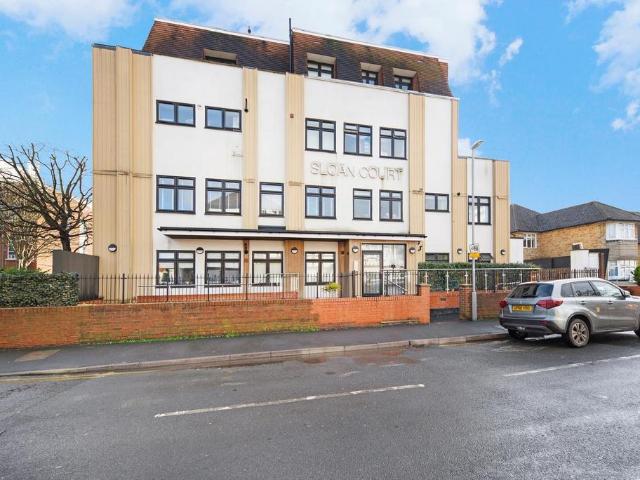 Coombe Road, New Malden 1 bed apartment to rent £1,875 pcm £433 pw