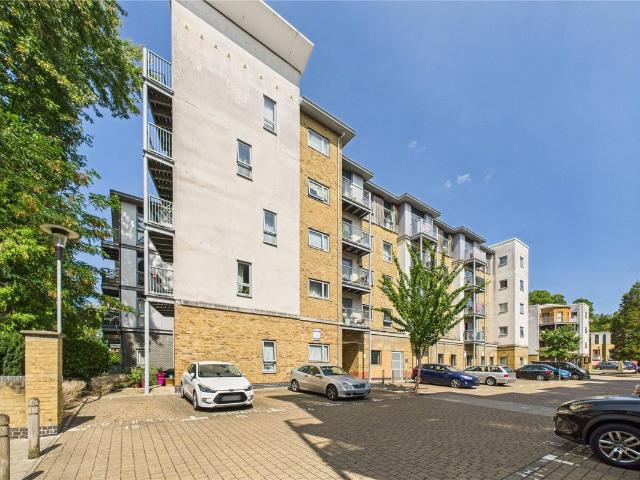 Coombe Way, Farnborough, Hampshire GU14, 1 bed flat to rent, £1,200 pcm | PrimeLocation