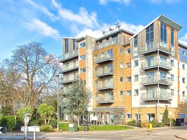 Coombe Way, Farnborough, Hampshire GU14, 2 bed flat to rent, £1,400 pcm | PrimeLocation