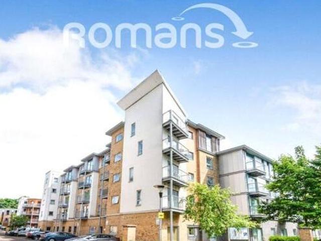 Coombe Way, Farnborough, 2 Bedroom Apartment