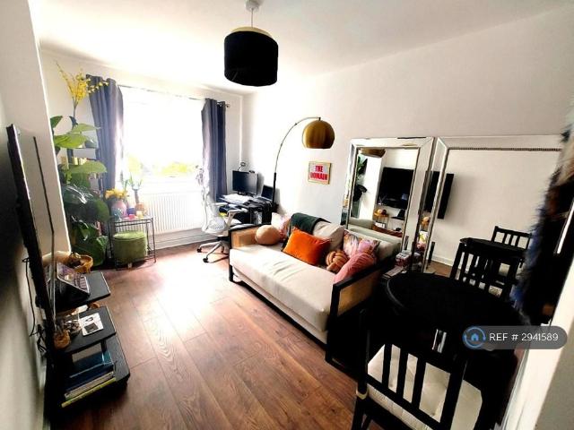 Cooper Close, London, SE1 1 bed flat to rent £1,950 pcm £450 pw