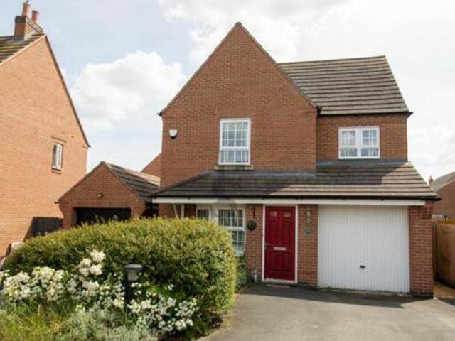 Cooper Crescent, Whetstone, 3 Bedroom Detached