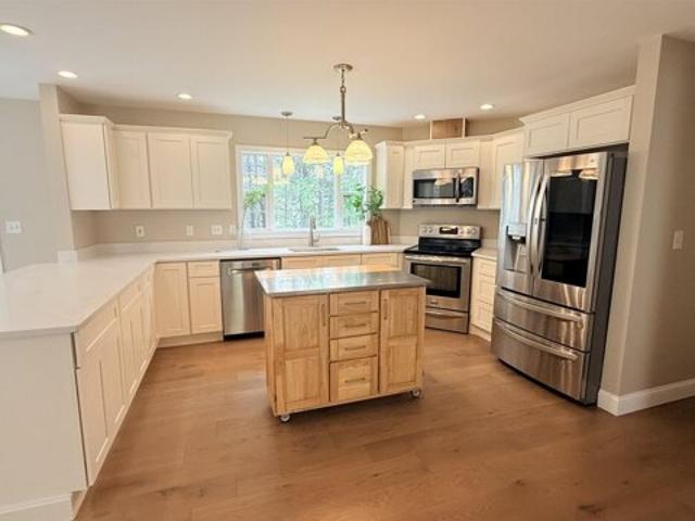 Cooper Hill Rd, Nottingham, Home For Sale