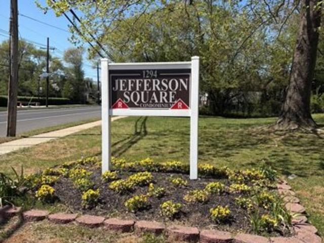 Cooper St Apt B, Edgewater Park, Condo For Sale