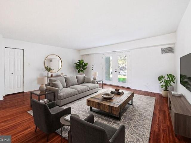 Cooper St Apt E, Edgewater Park, Condo For Sale
