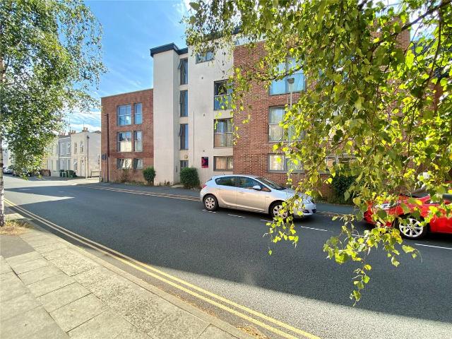 Coopers Court, Cheltenham GL50, 1 bed flat to rent, £850 pcm | PrimeLocation