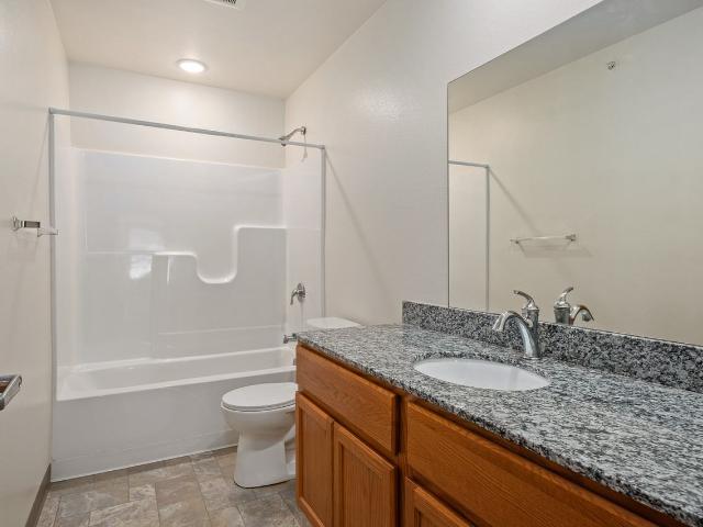 Coopers Landing Apartments 2 Bedroom Apartment for Rent at 5001 Coopers Landing Dr, Kalamazoo, MI 49004