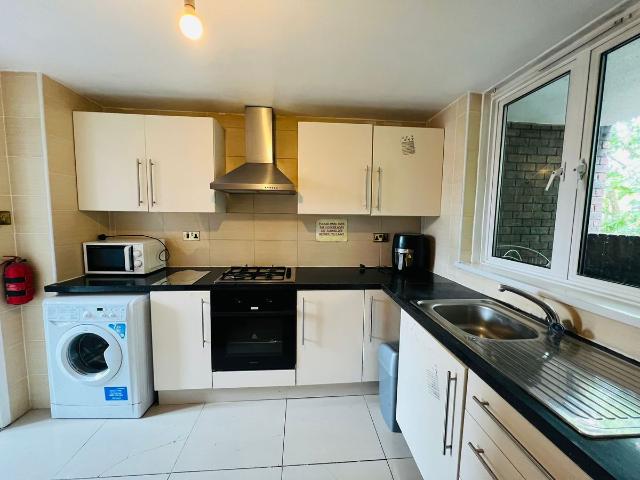 Coopers Lane, London NW1, 3 bed flat to rent, £3,500 pcm | PrimeLocation