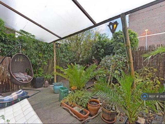 Coopers Lane, London, NW1 3 bed flat to rent £3,700 pcm £854 pw