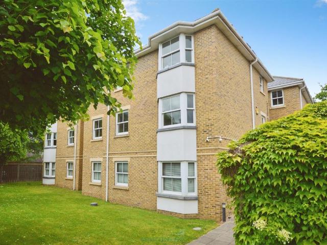 Coopers Road, Northfleet, Gravesend DA11, 2 bed flat to rent, £1,500 pcm | PrimeLocation
