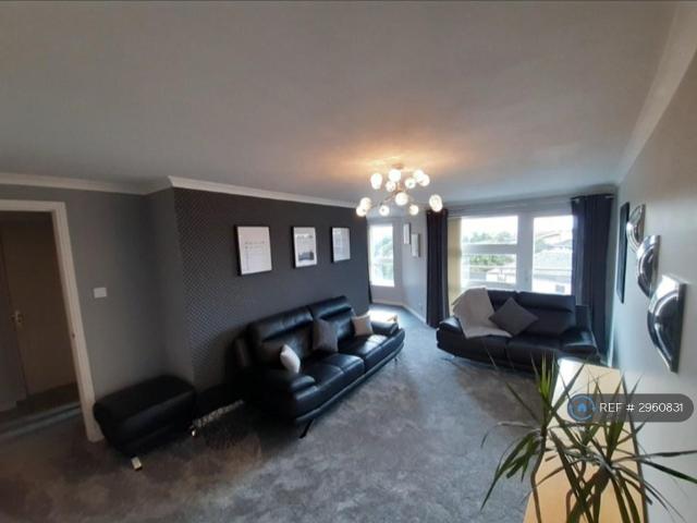 Coopers Well Street, Glasgow, G11 2 bed flat to rent £1,695 pcm £391 pw
