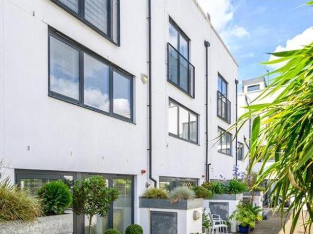 Coopers Yard, Islington, 2 Bedroom Terraced