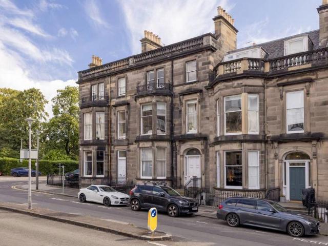 Coates Gardens, West End, Edinburgh 2 bed flat to rent £1,650 pcm £381 pw