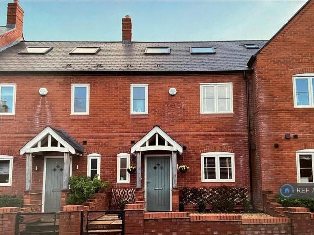 Coates Gardens, Cheltenham, GL53 4 bed terraced house to rent £2,400 pcm £554 pw