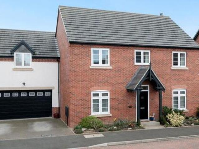 Coates Drive, Pinvin, 5 Bedroom Detached