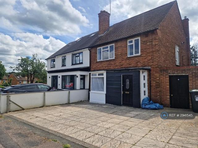 Coates Way, Watford, WD25 3 bed semi detached house to rent £2,150 pcm £496 pw