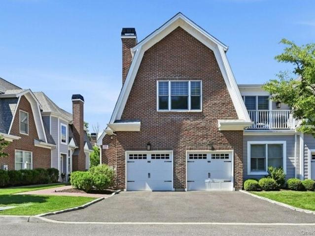 Coach Dr, Woodbury, Condo For Sale