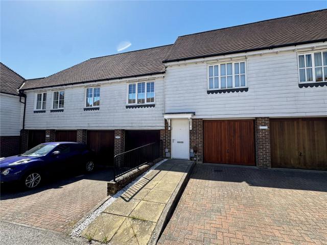Coach House to rent in Farriers Lea, Haywards Heath, West Sussex, RH16 | Leaders