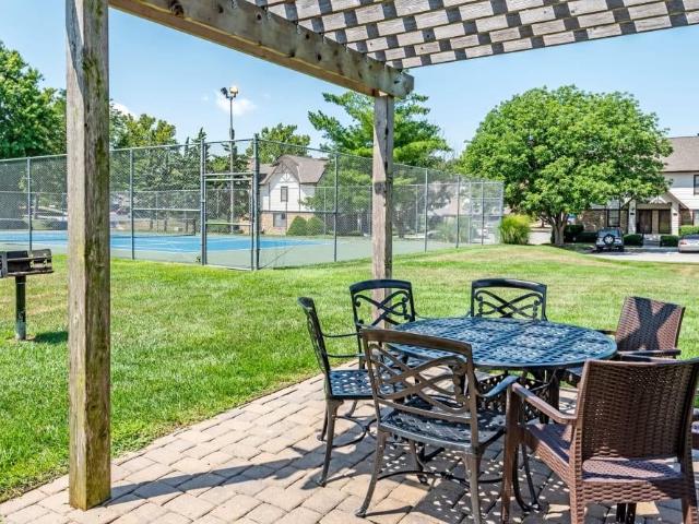 Coach House Apartments 1 Bedroom Apartment for Rent at 655 E Minor Dr, Kansas City, MO 64131 Red Ridge South