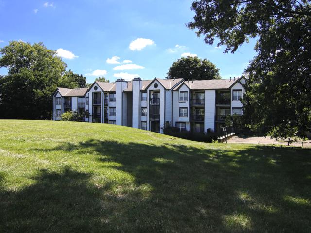 Coach House Apartments 1 Bedroom Apartment for Rent at 655 E Minor Dr, Kansas City, MO 64131 Red Ridge South