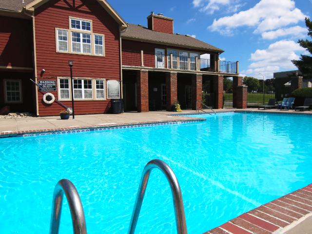 Coach House Apartments 1 Bedroom Apartment for Rent at 655 E Minor Dr, Kansas City, MO 64131 Red Ridge South