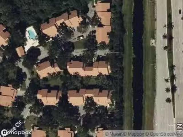 Coach House Cir