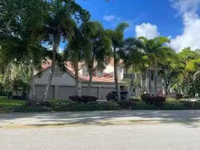 Coach House Cir
