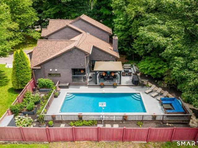 Coach Hl, Danbury, Home For Sale