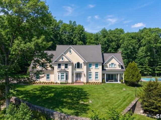 Coach Light Dr, Woodbury, Home For Sale