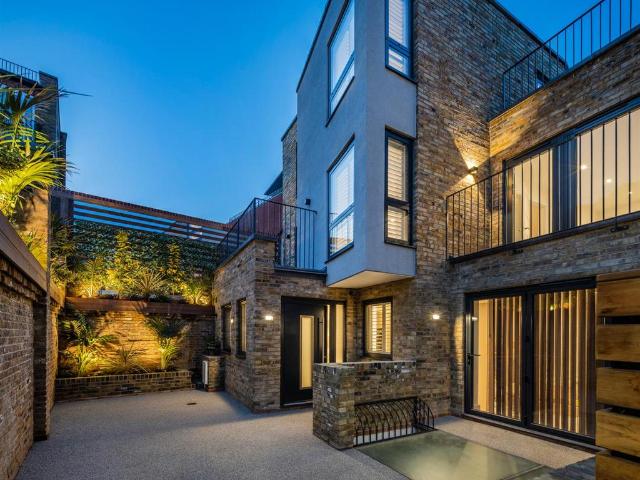 Coachworks Mews, Pattison Road. 4 bed house to rent £6,750 pcm £1,558 pw