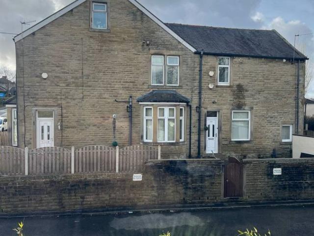 Coal Clough Lane, Burnley BB11, 2 bed flat to rent, £600 pcm | PrimeLocation