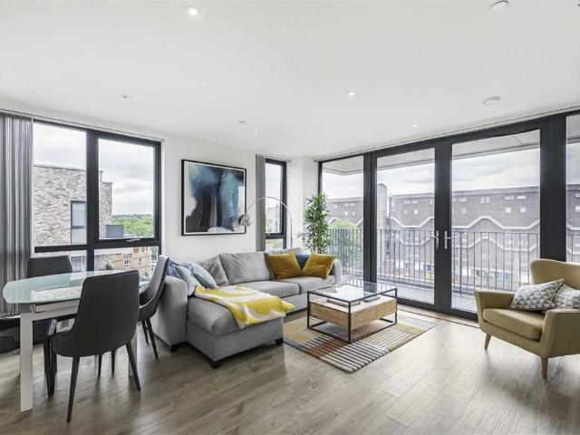 Coal Lane, London SW9 2 bed flat to rent £2,800 pcm £646 pw