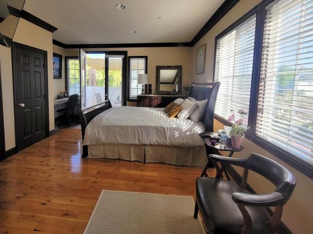 Coastal Resort Style Retreat with Ocean & Lagoon V